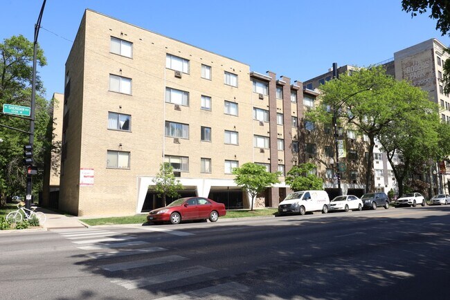6825 N Sheridan Rd Unit 114 - Condo for Rent in Chicago, IL | ForRent.com