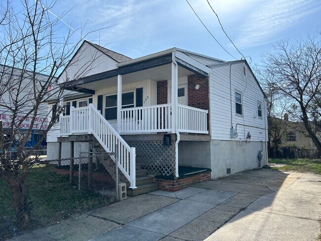 Charming 3 Bedroom/1 Bathroom Newly Renova... - House Rental in ...