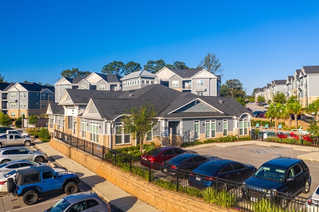 One Ten Student Living Off-Campus Housing, Mobile, AL