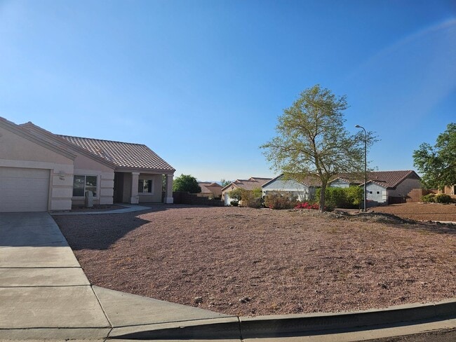 Spacious 2-Bedroom + Den Home with Modern ... - House Rental in ...