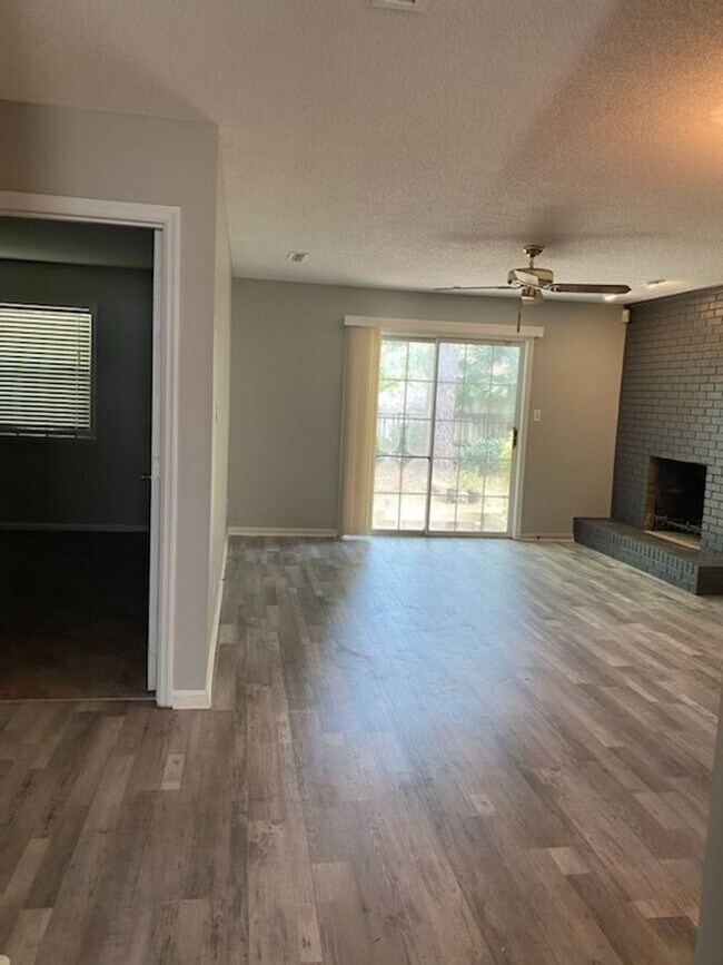 THREE BEDROOM DUPLEX IN QUAIL RISE SUBDIVI... - House Rental in ...