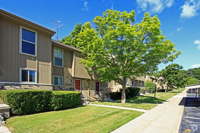 Timberlea Village Apartments For Rent in Rochester Hills, MI | ForRent.com