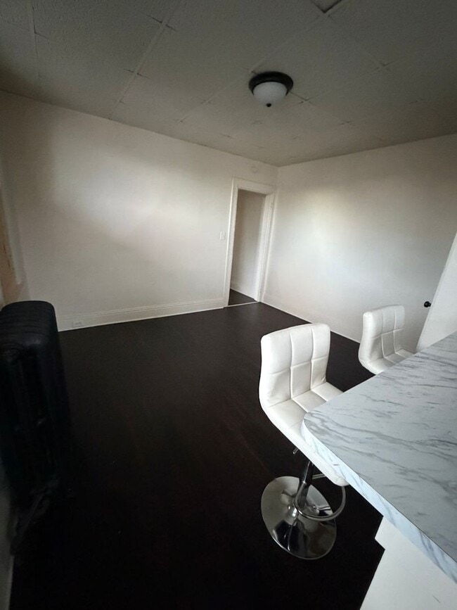 758 W King St Unit 2nd Floor Off-Campus Housing, York, PA