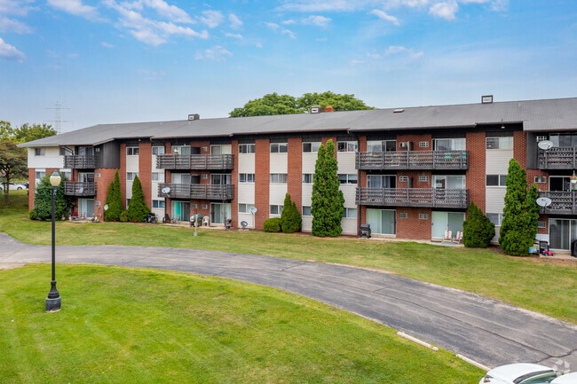 Morgan Grove Apartments - Milwaukee, WI | ForRent.com