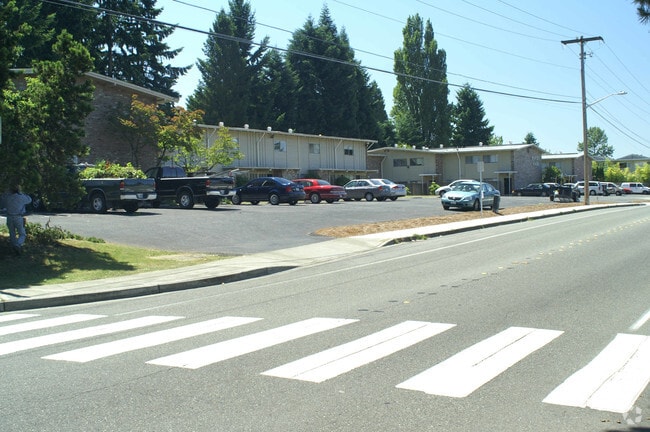 Newport Manor Apartments - Bellevue, WA | ForRent.com