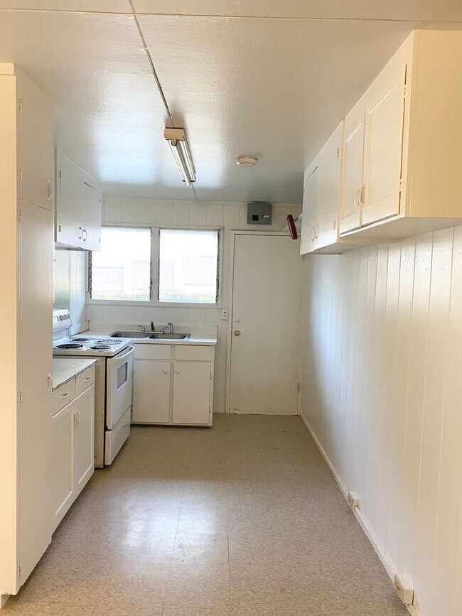 Aliamanu/Salt Lake - 2 bedroom 1 bath Duplex - House Rental in Honolulu ...