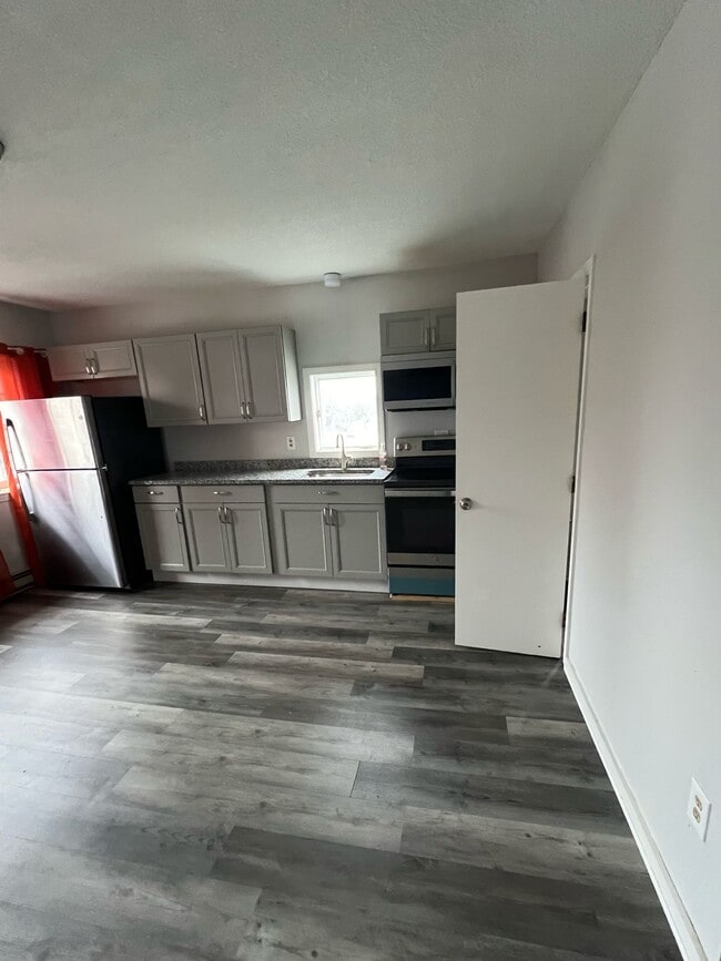 9 Post Office Square Unit 9A - Clinton, CT | ForRent.com