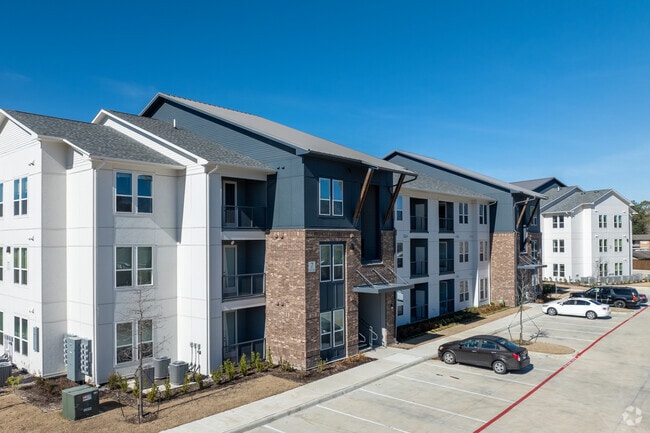 Trinity Grove Apartments - Beaumont, TX | ForRent.com
