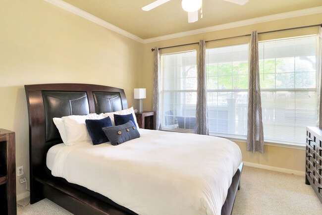 Stone Manor Apartments - Rogers, AR | ForRent.com