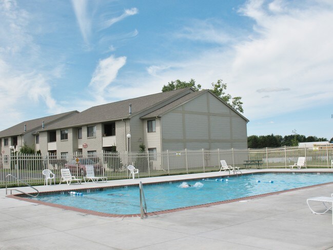 Perry Lake Village Apartments - Perrysburg, OH | ForRent.com
