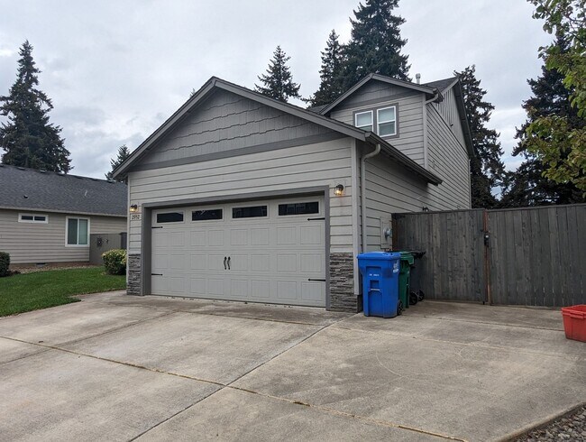 Beautiful 2-Story 4-Bedroom, 3-Bath Home ~... - House Rental in Eugene ...