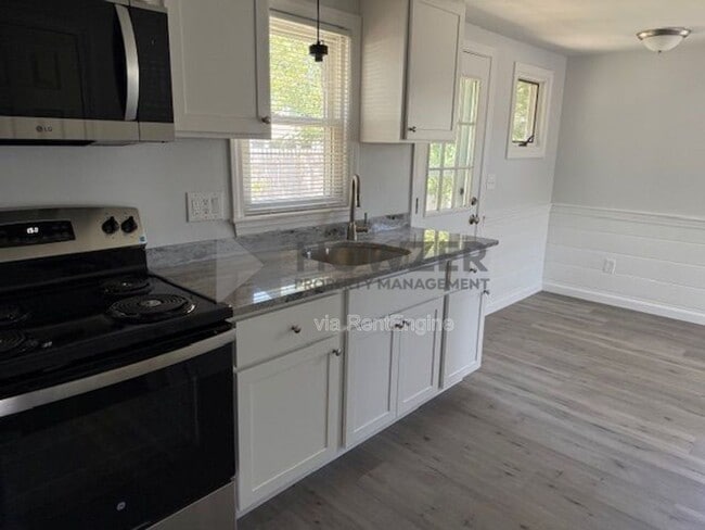 12 Crescent Unit 3 Off-Campus Housing, Barnstable, MA