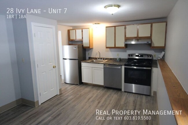 28 Ivy Ln Unit 7 Off-Campus Housing, Barrington, NH