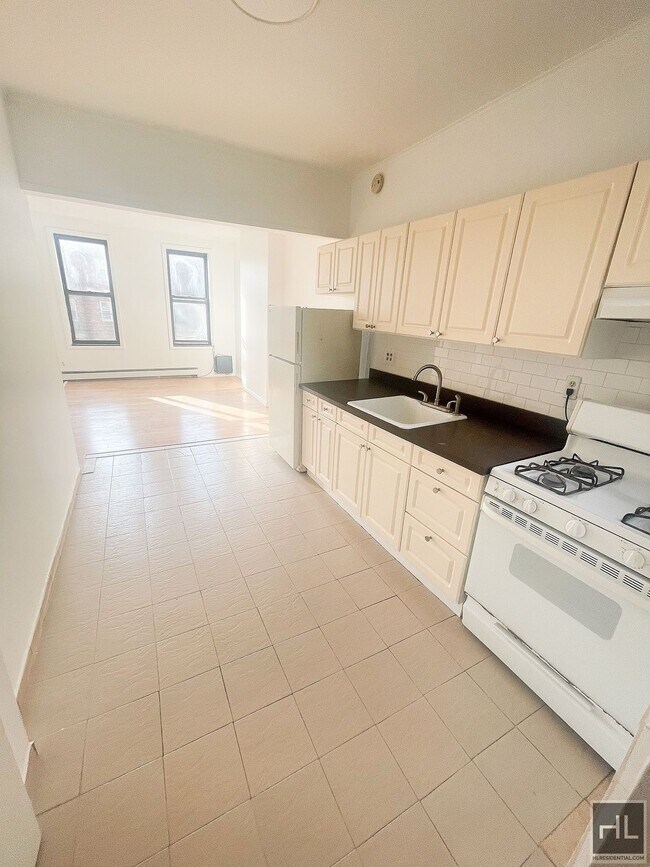 43 STREET - Queens, NY | ForRent.com