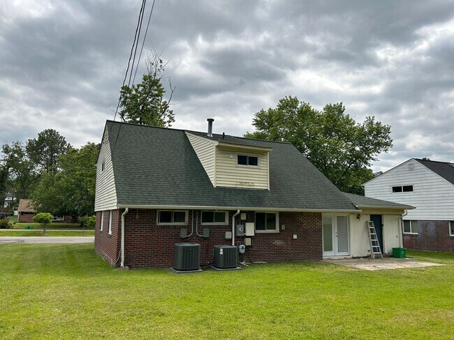 Regency Area - 2023 Renovated Home on larg... - House Rental in ...