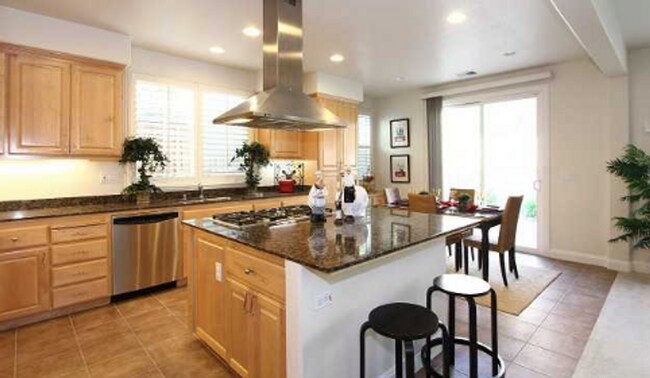 San Ramon Piccadilly Square 4 bed + loft /... - House Rental in San ...