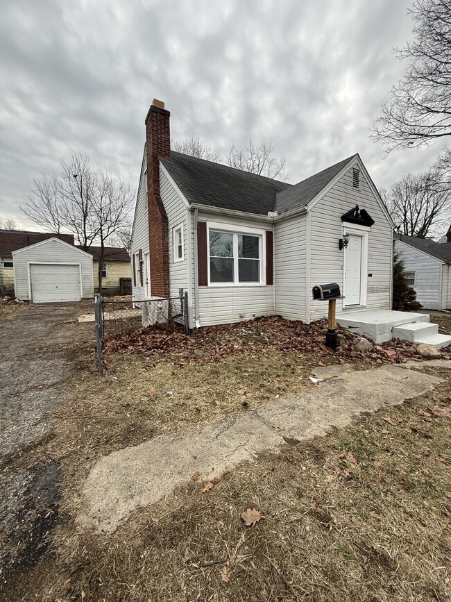 3520 Cleveland Ave Off-Campus Housing, Dayton, OH