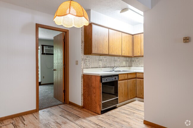 Timber Top Apartments & Townhomes - Akron, OH | ForRent.com