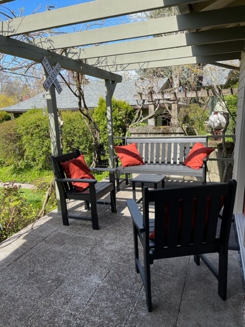 437 NW 6th St Apartment Unit Bungalow 437 - Corvallis, OR | ForRent.com