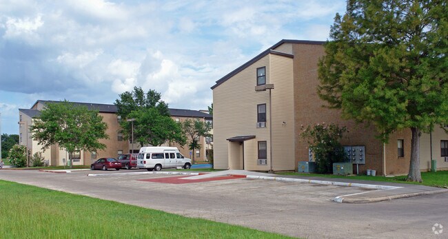Baten Arms Apartments | Beaumont, TX | ForRent.com