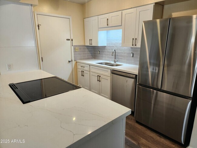 1719 W Royal Palm Rd House Off-Campus Housing, Phoenix, AZ