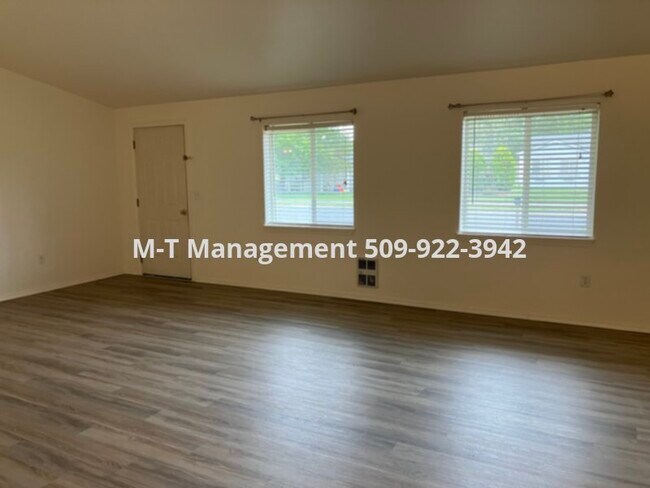 Roomy 2 BR/1 bath single level house in Ai... - House Rental in Airway ...