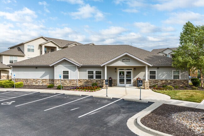 Summit Crossing Apartments - Kansas City, MO | ForRent.com