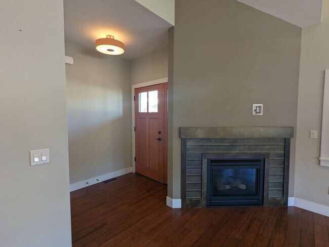 Gorgeous 3x2 in NW Bend w/ a double-car ga... - House Rental in Bend ...