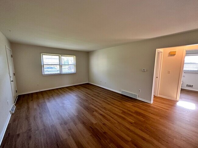 SE Side 3 Bedroom 2 Bathroom Fully Rehabbed - House Rental in Grand ...