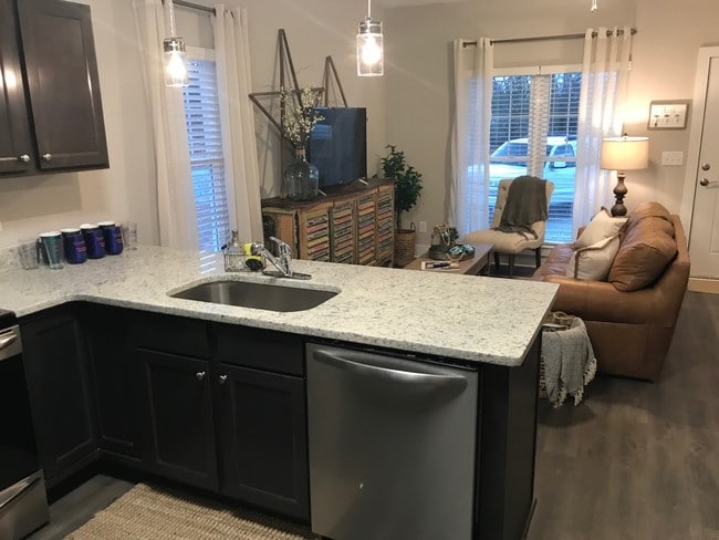 864 Clemson Apartments | Clemson University | Off-Campus Housing Search