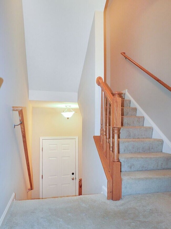 3 Level Condo with 1 Car Garage and Privat... - Townhome Rental in ...