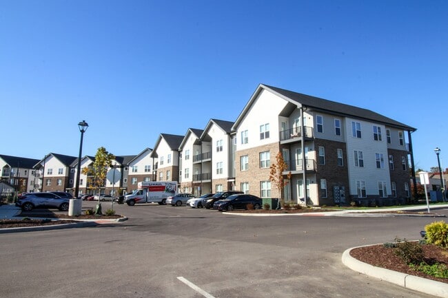 Array Apartments - Springdale, OH | ForRent.com