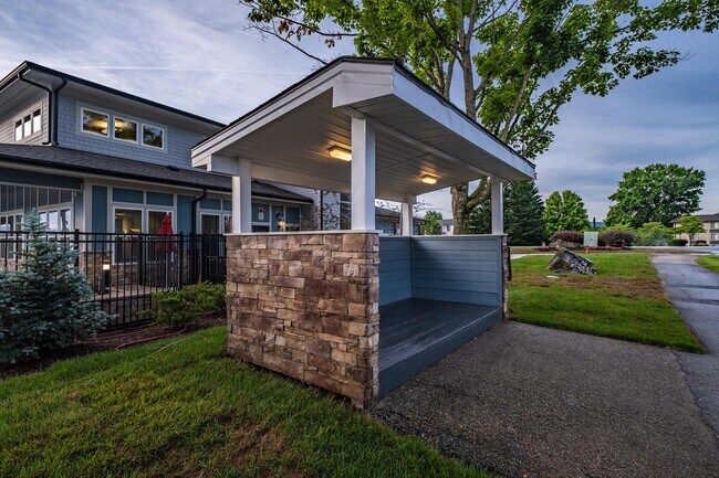 Foxridge Apartment Homes | Virginia Tech | Off-Campus Housing Search