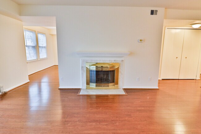 13 Pickering Ct - Townhome for Rent in Germantown, MD | ForRent.com
