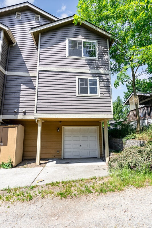 10710 Whitman Ave N Off-Campus Housing, Seattle, WA