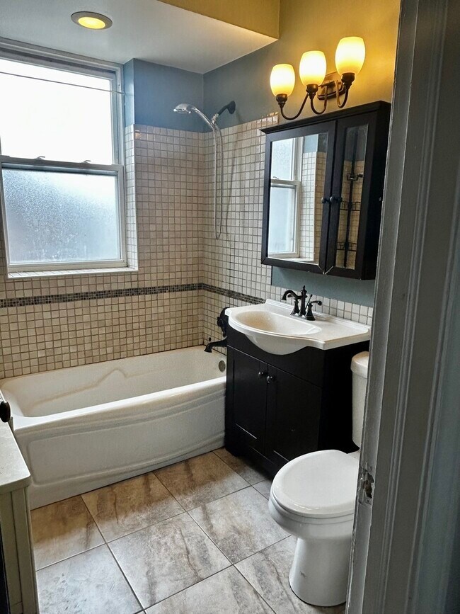 5335 S Cornell Ave Unit 3 - Condo for Rent in Chicago, IL | ForRent.com