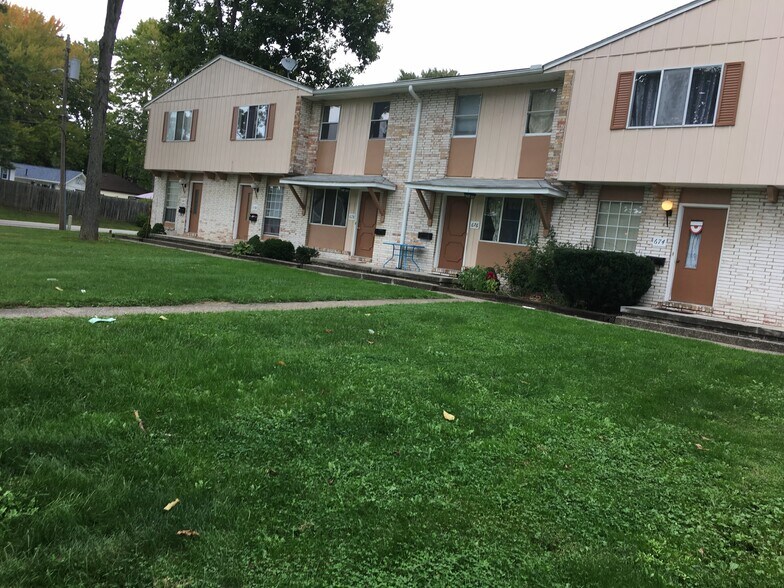 676 Loomis Ave - Townhome for Rent in Cuyahoga Falls, OH | ForRent.com