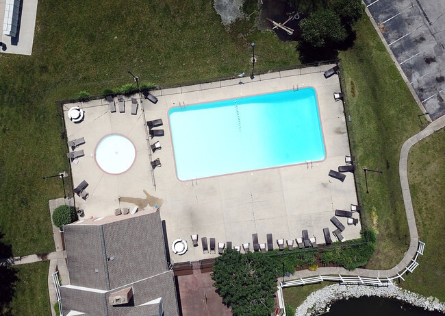 Abney Lake Apartments - Indianapolis, IN | ForRent.com