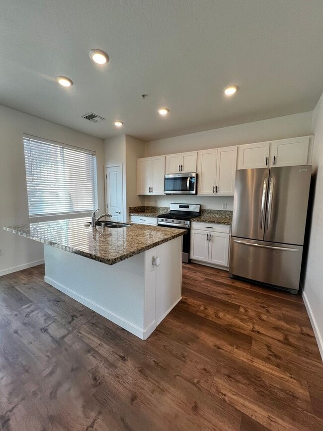 4706 Black Falcon Way - Stunning Sun Valle... Townhome - Townhome ...