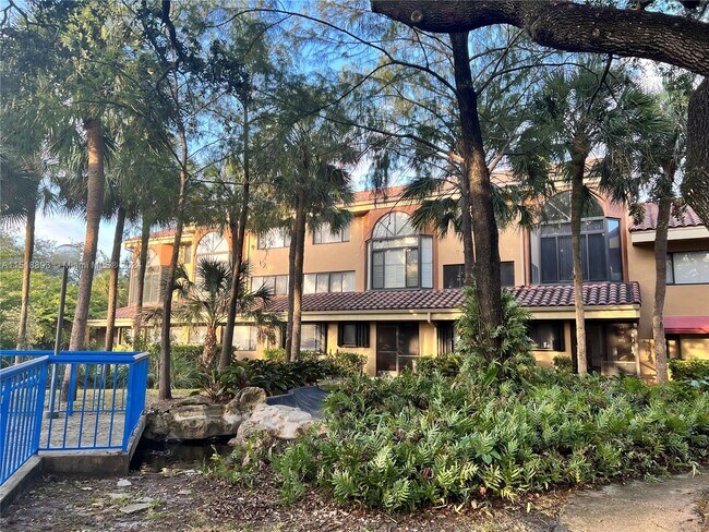 15525 N Miami Lakeway Condo Unit 102 - Condo for Rent in Miami Lakes ...