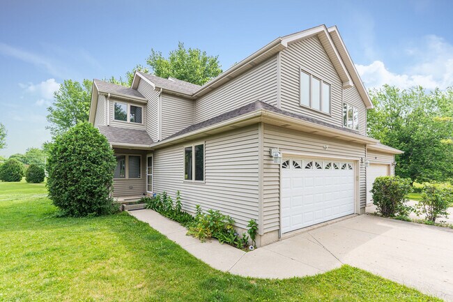 113 Andresen Ct Condo - Condo for Rent in Dekalb, IL | ForRent.com