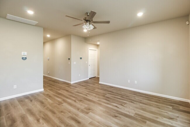 10505 SW 40th St - House Rental in Mustang, OK | ForRent.com