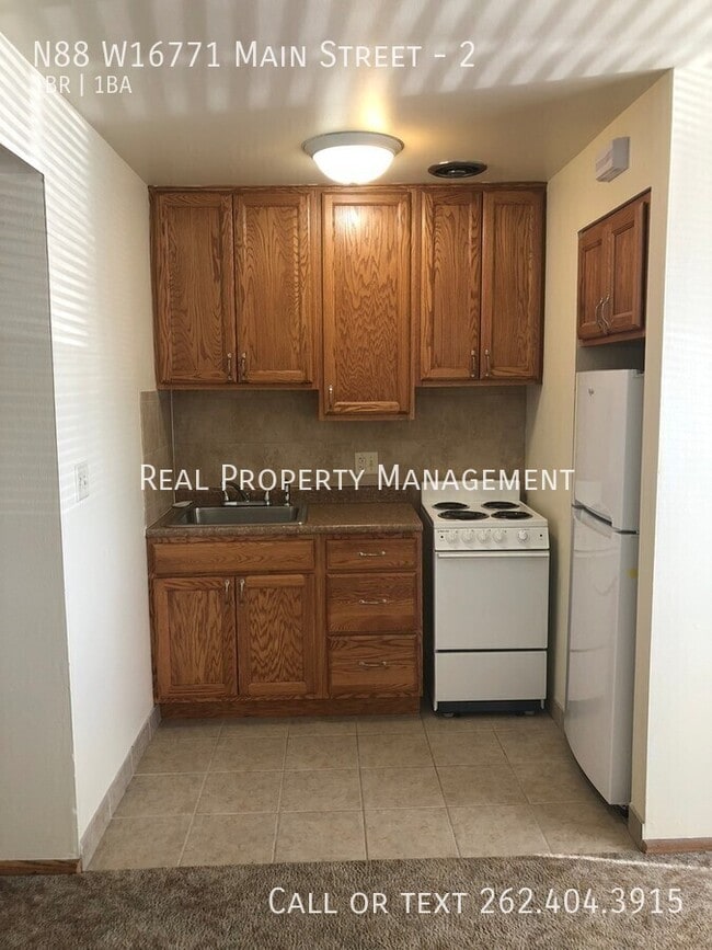N88W16771-W16771 Main St Unit 2 Off-Campus Housing, Menomonee Falls, WI