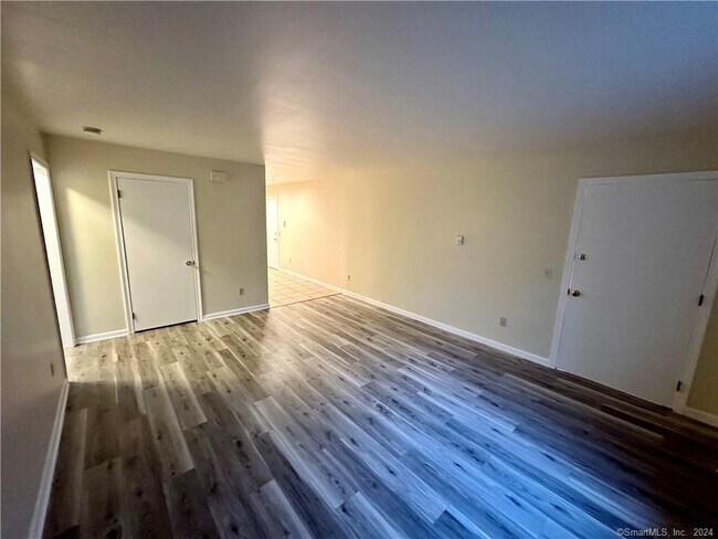 70 Pond Meadow Rd Unit 13 - Essex, CT | ForRent.com