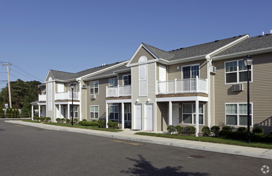 Fairfield Maples at North Lindenhurst | Copiague, NY | Starting at ...