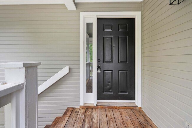 Newly Renovated 2 Bedroom Condo near Rex H... Unit 202 - Condo for Rent ...