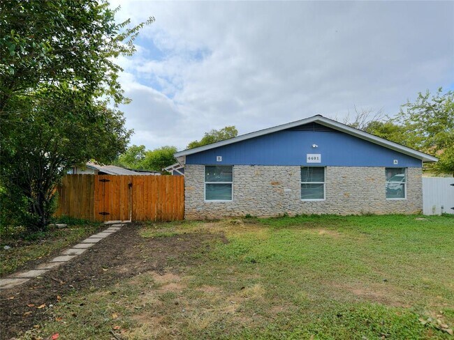 4401 Teri Rd - Townhome Rental in Austin TX | ForRent.com