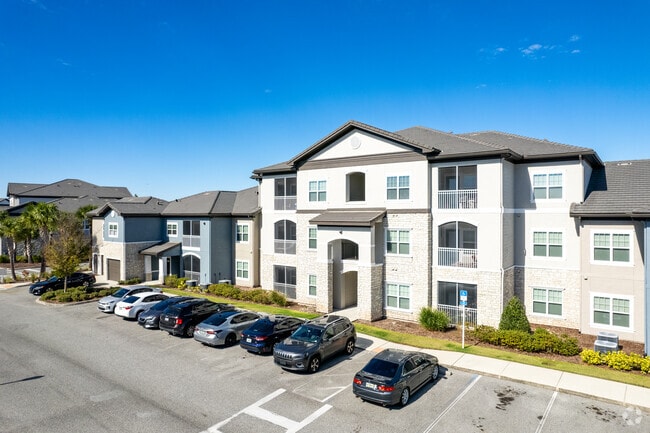 MAA Randal Lakes Apartments - Orlando, FL | ForRent.com