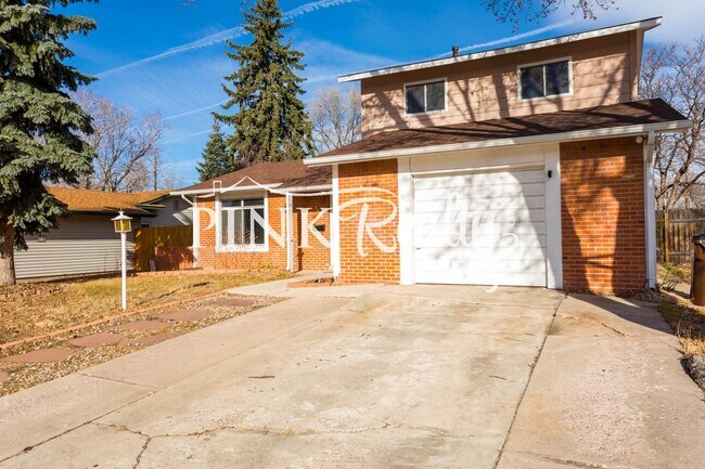 Charming Two Story Home in the Park Hill A... - House Rental in ...