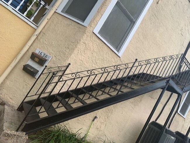 Cute upper apt. with high ceilings and woo... - House Rental in New ...